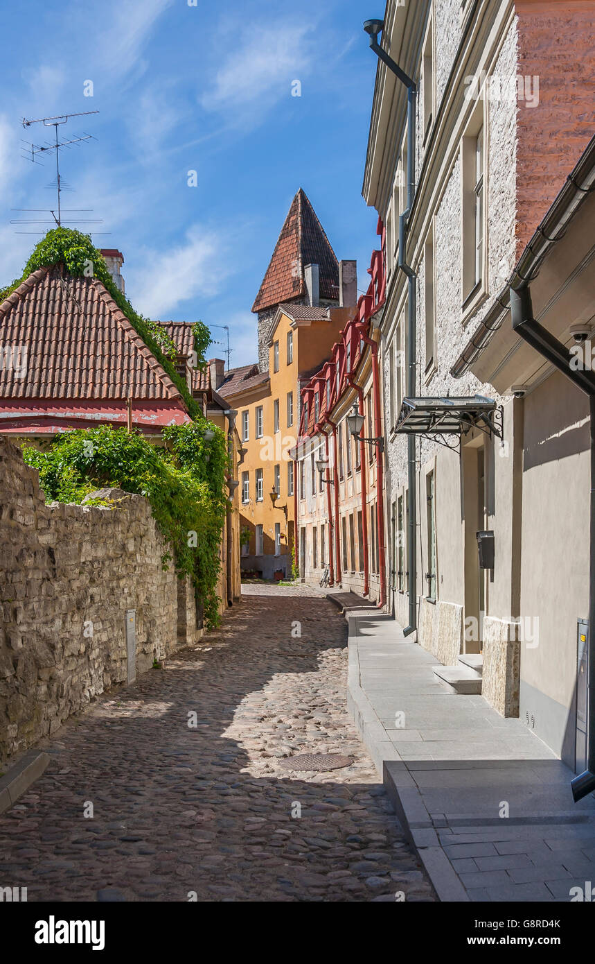 Medieval city street hi-res stock photography and images - Alamy