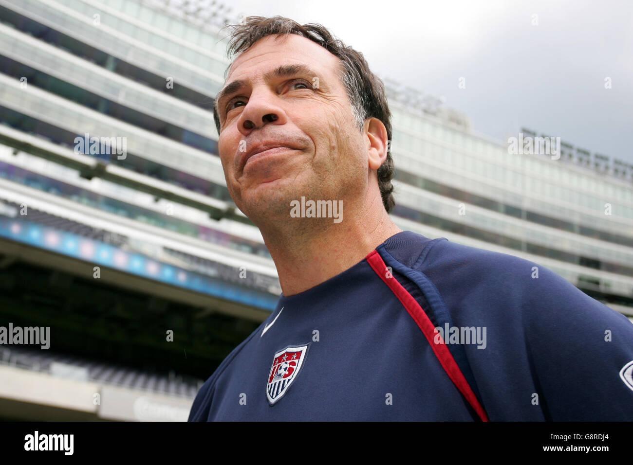Usas coach bruce arena hi-res stock photography and images - Alamy