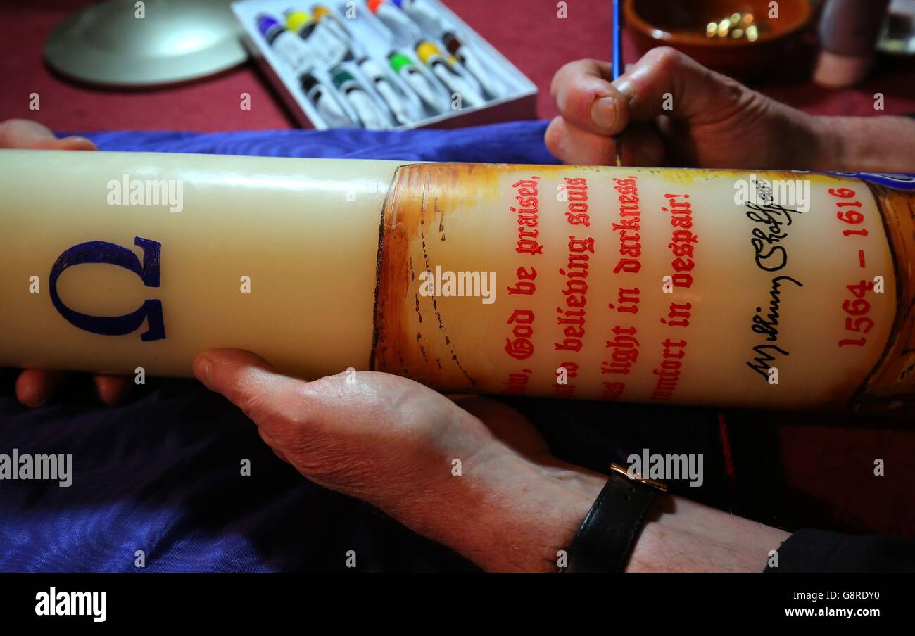 Paschal candle lit hi-res stock photography and images - Alamy