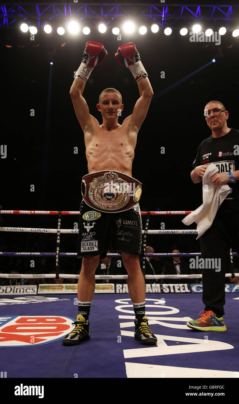 Paul Butler celebrates victory over Sebastian Sanchez during the Vacant ...