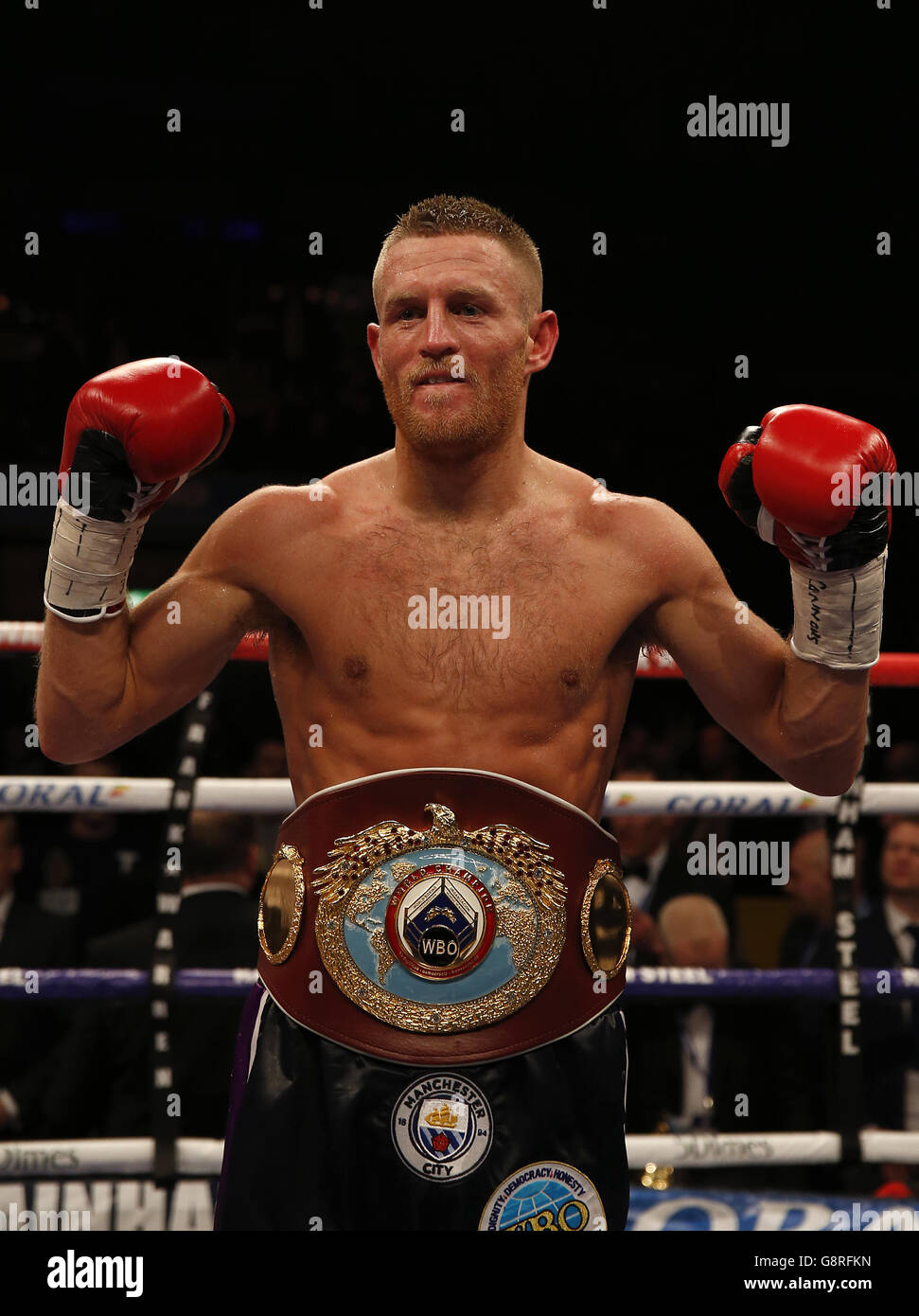 Terry Flanagan v Derry Mathews - Liverpool Echo Arena Stock Photo - Alamy