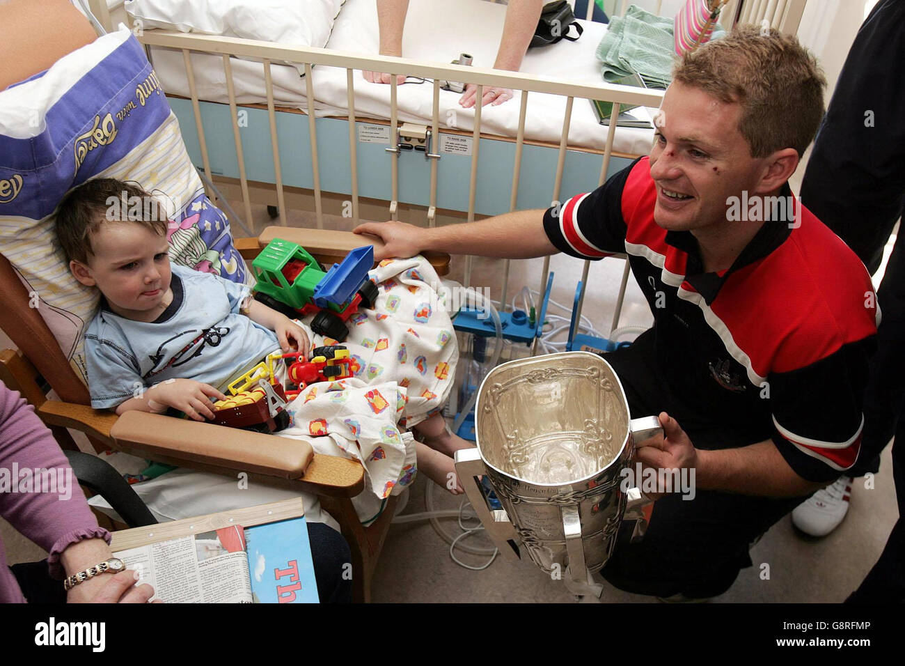 Hurling ireland children hi-res stock photography and images - Alamy
