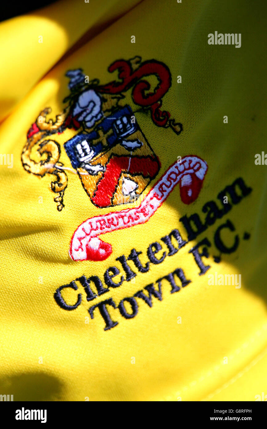 Cheltenham town badge hi-res stock photography and images - Alamy