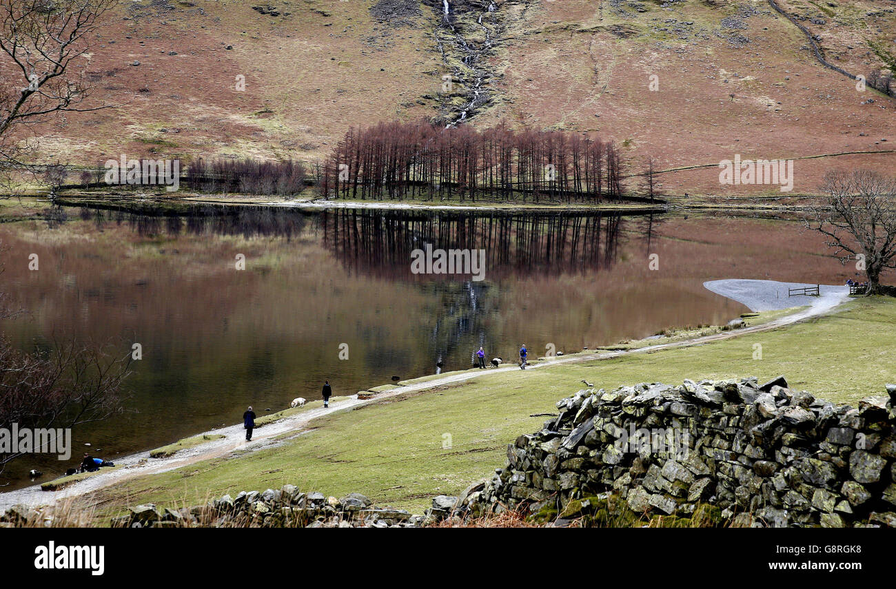 Lake district lake walk march hi-res stock photography and images - Alamy