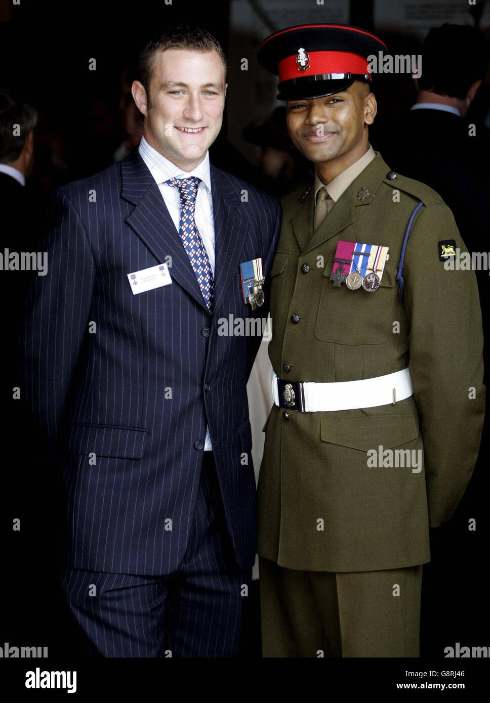 Trooper Chris Finney GC (left) and Private Johnson Beharry VC at the ...