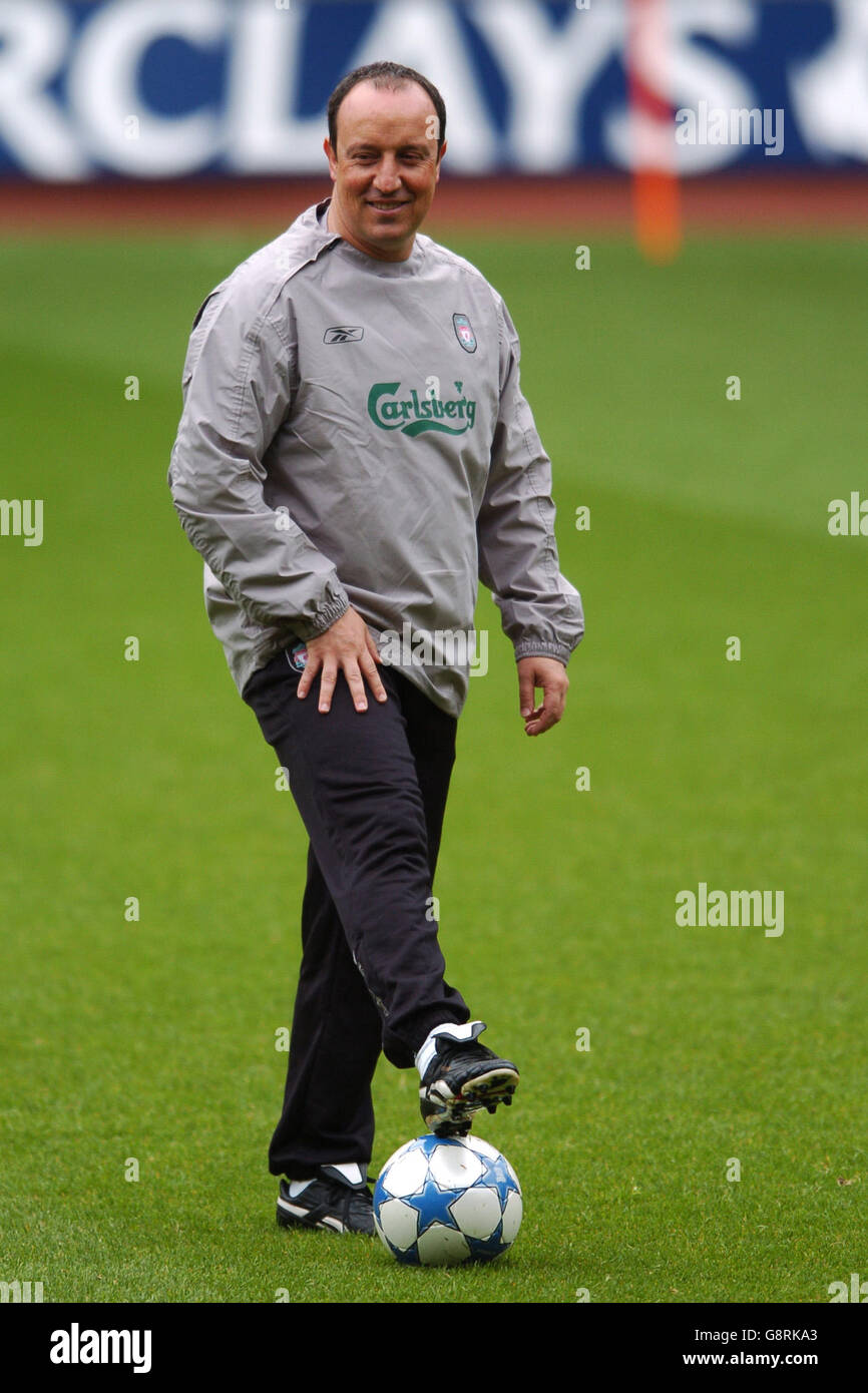Anfield liverpool coach rafael benitez hi-res stock photography and ... Anfield liverpool coach rafael benitez hi-res stock photography and ...
