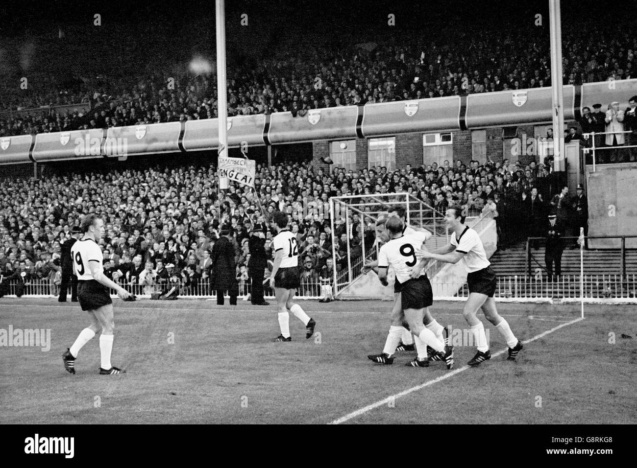 Wolfgang overath 12 werner kramer l scoring teams equalizing goal hi ...