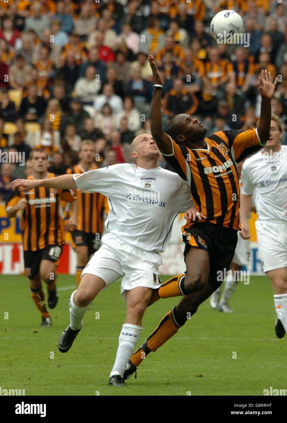 Hull City's Leon Cort (R) in action with Luton's Warren Feeney during ...