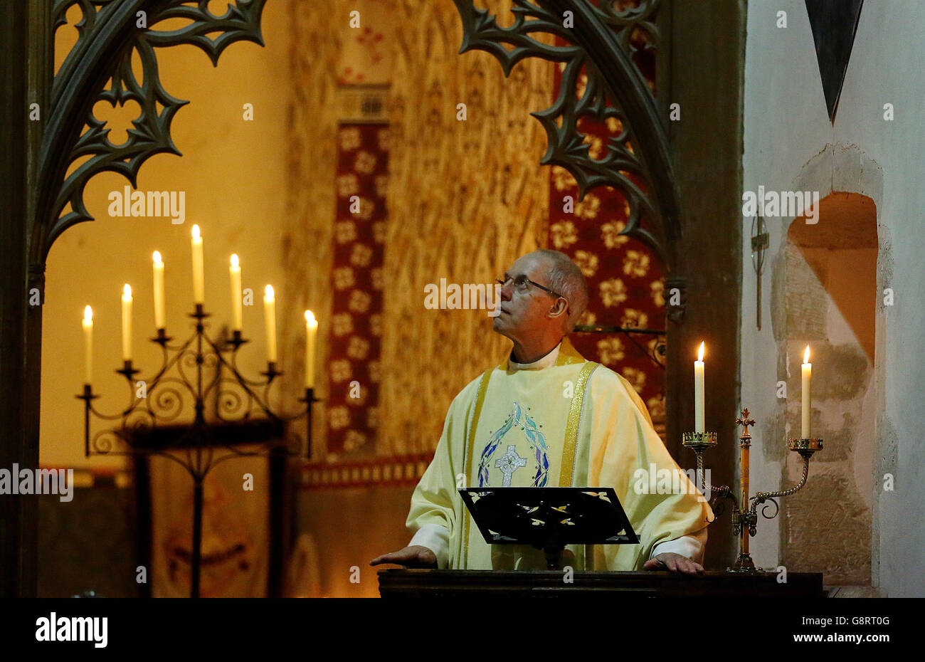 Maundy Thursday service Stock Photo - Alamy