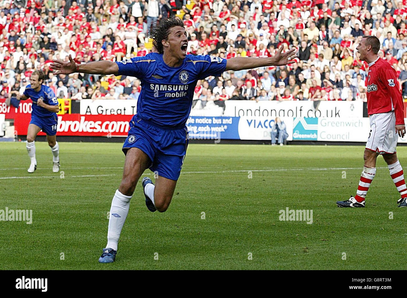 Chelseas hernan crespo celebrates scoring hi-res stock photography and ...