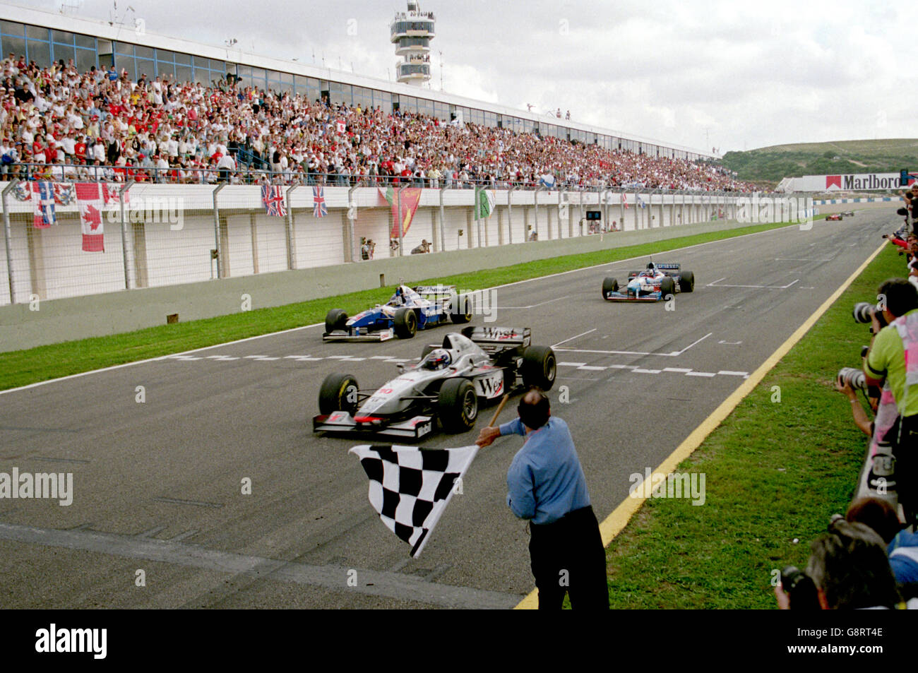 Formula one finish flag hi-res stock photography and images - Alamy