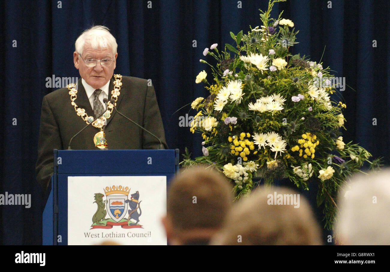 Mr robin cook hi-res stock photography and images - Alamy