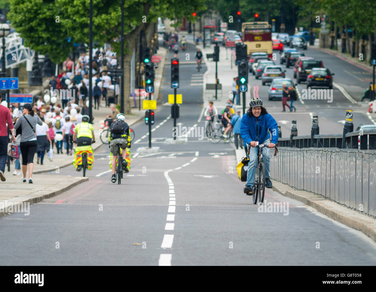 East-West Cycle Superhighway on Victoria Embankment, London, Britain ...