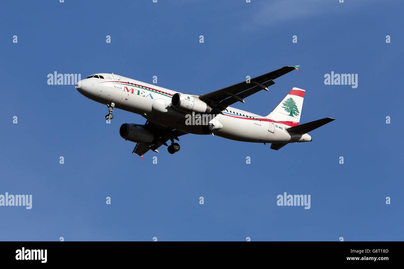 Plane Stock - Heathrow Airport Stock Photo - Alamy