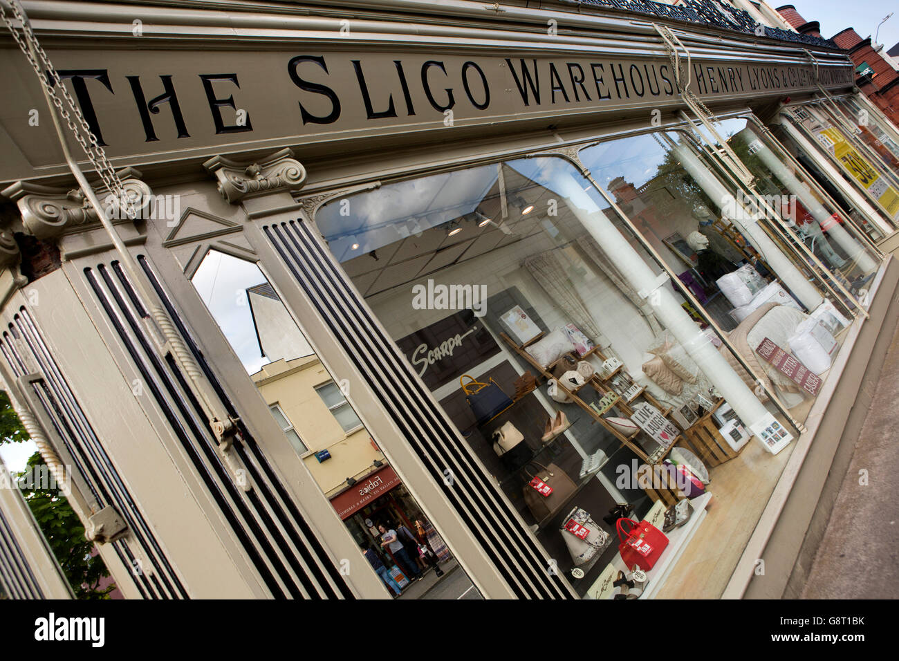 Store co traditional hi-res stock photography and images - Alamy