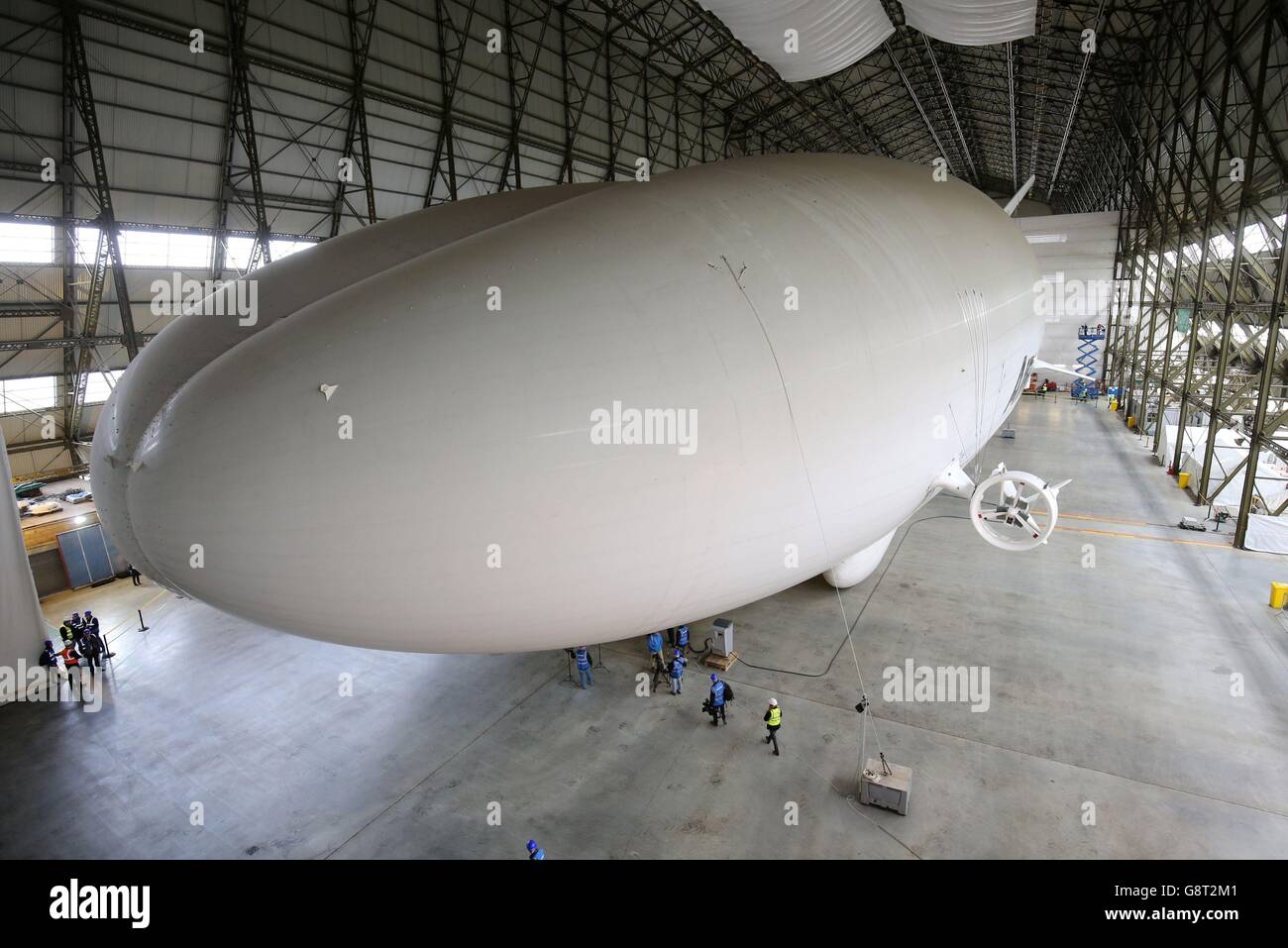 The Airlander 10 airship, the world's largest aircraft, is unveiled for ...