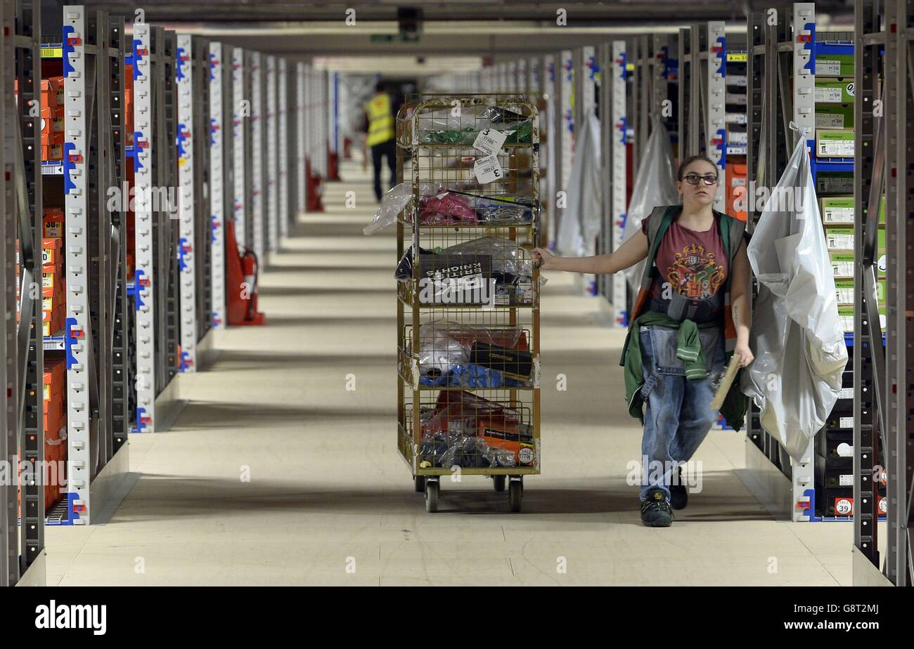 Sports direct warehouse in shirebrook hi-res stock photography and ...