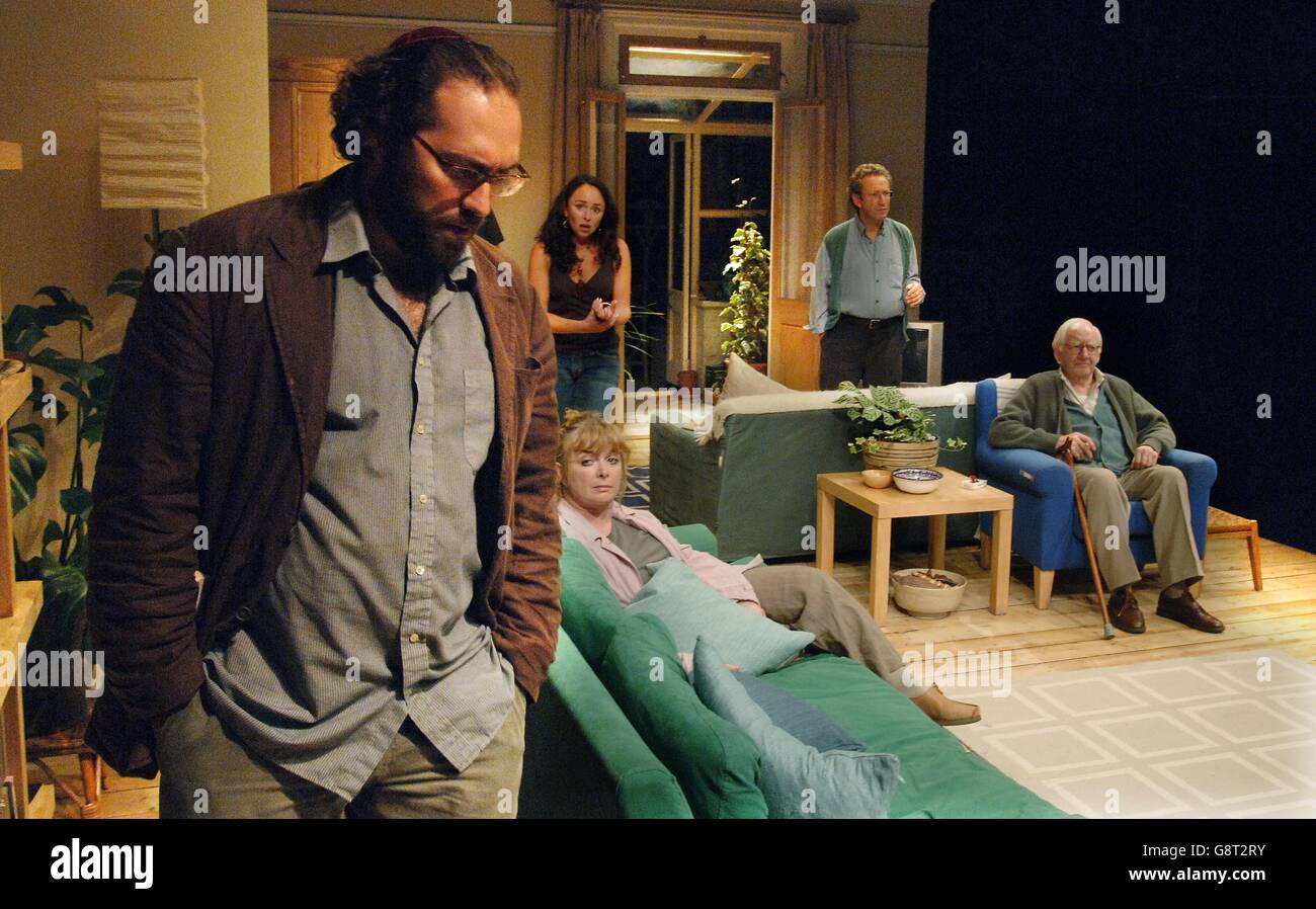 Rachel played by caroline gruber hi-res stock photography and images ...