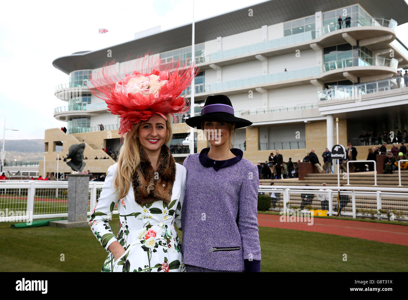 Sophie lydia smith ladies day cheltenham festival cheltenham racecourse ...