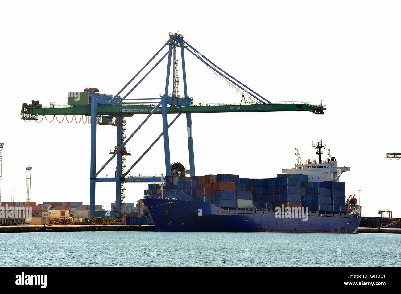 Fos sur mer port hi-res stock photography and images - Alamy