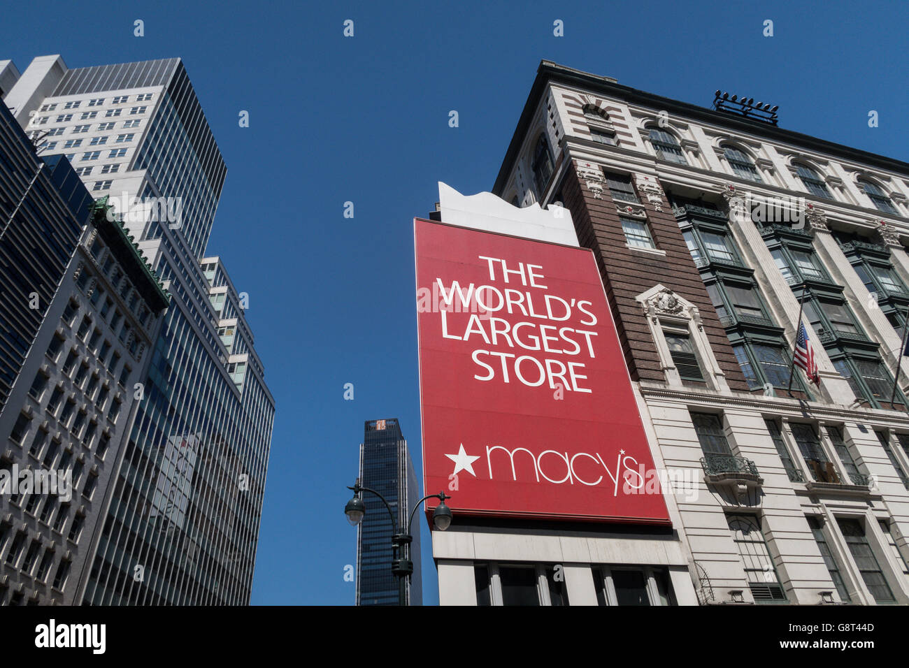Worlds most famous department store hi-res stock photography and images ...