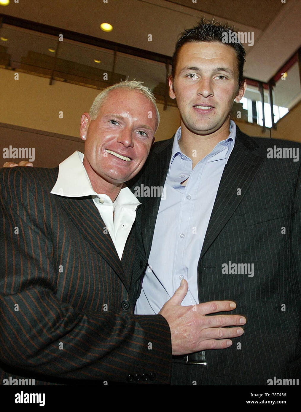Paul gascoigne left with england fast bowler steve harmison hi-res ...