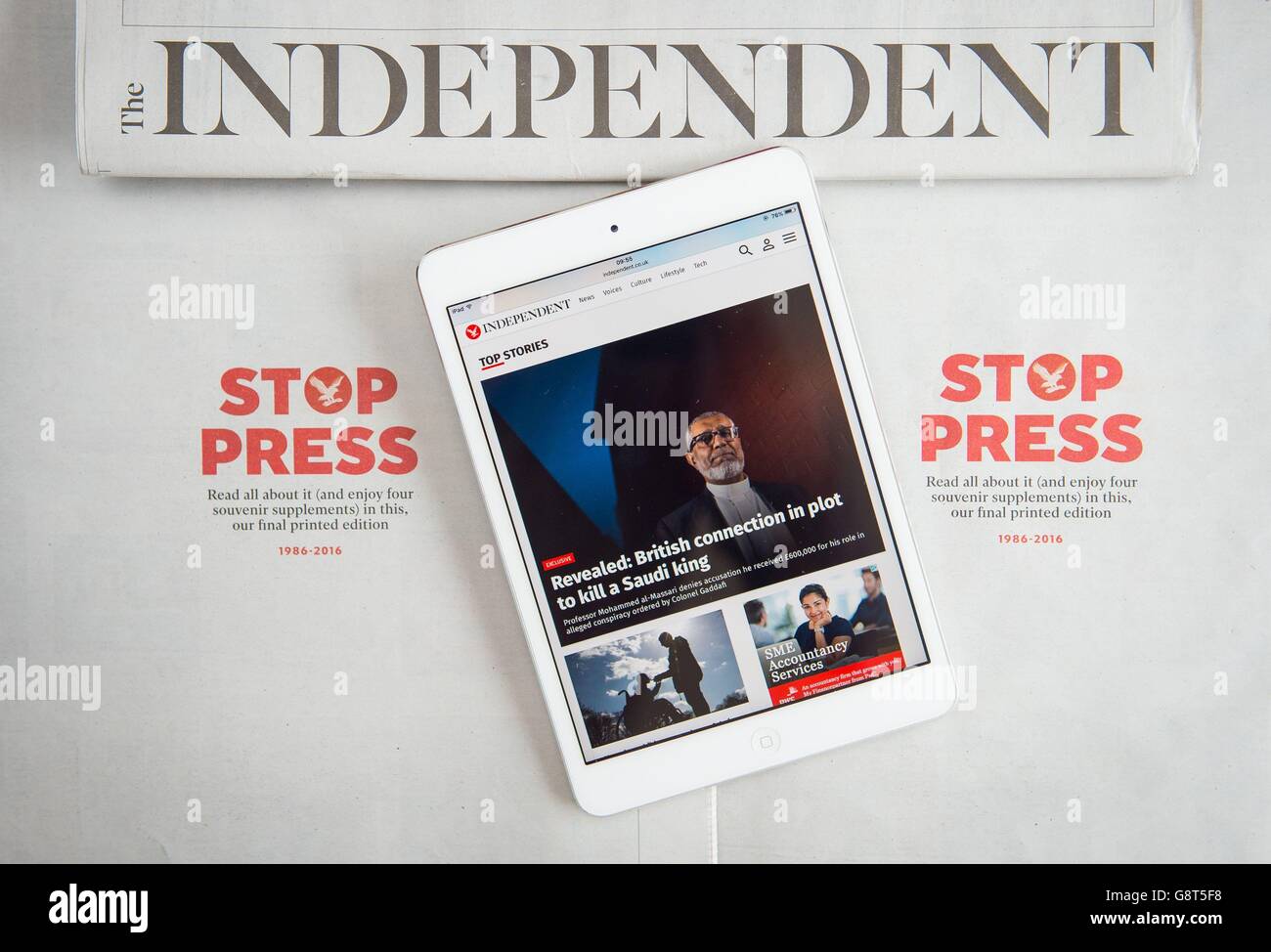 Final edition independent newspaper hi-res stock photography and images ...