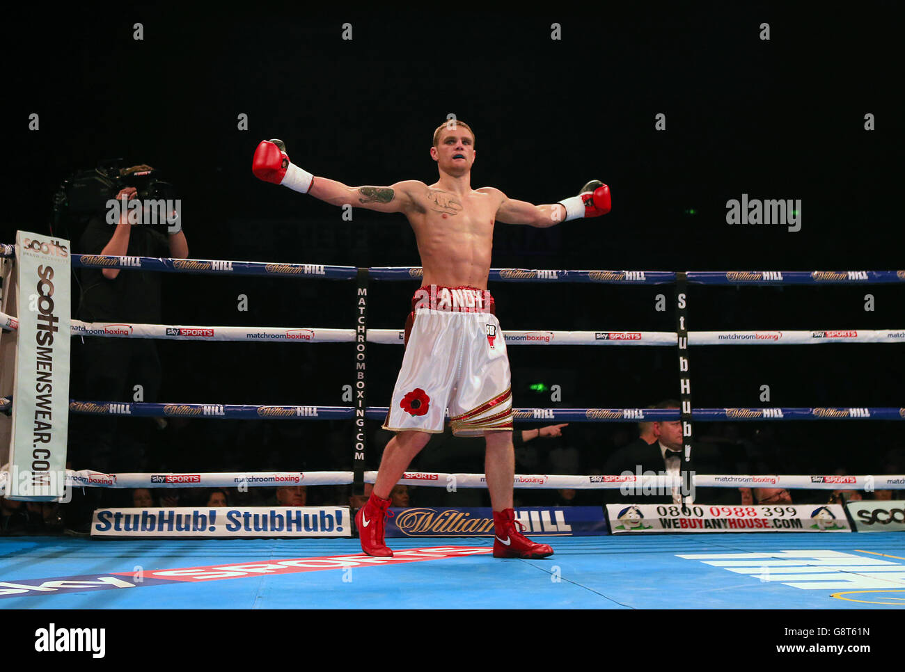 Andy Townend celebrates victory over Craig Poxton during the English ...