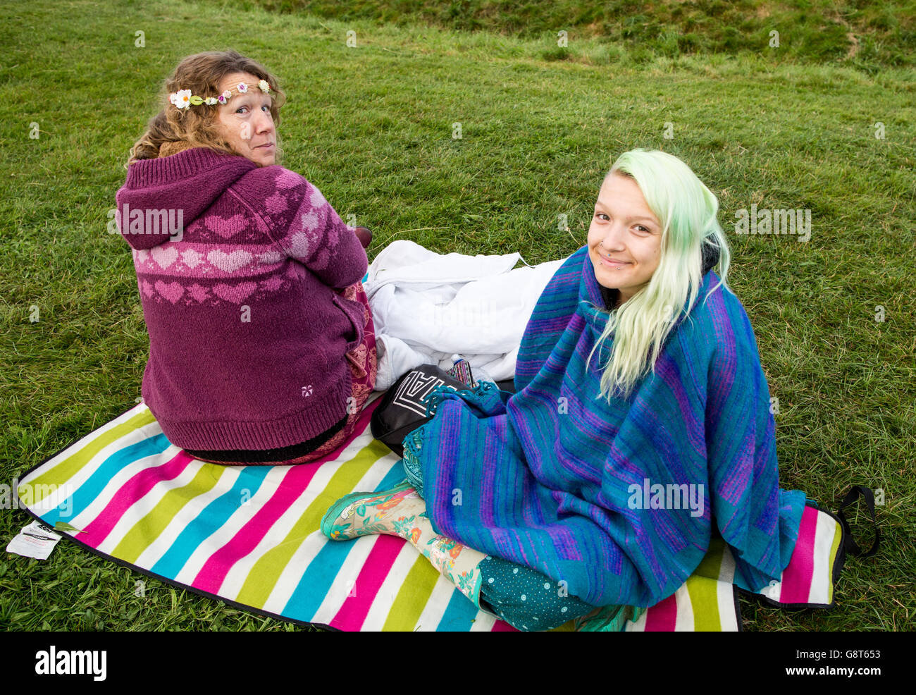 People At The Summer Solstice At Stonehenge UK Stock Photo - Alamy