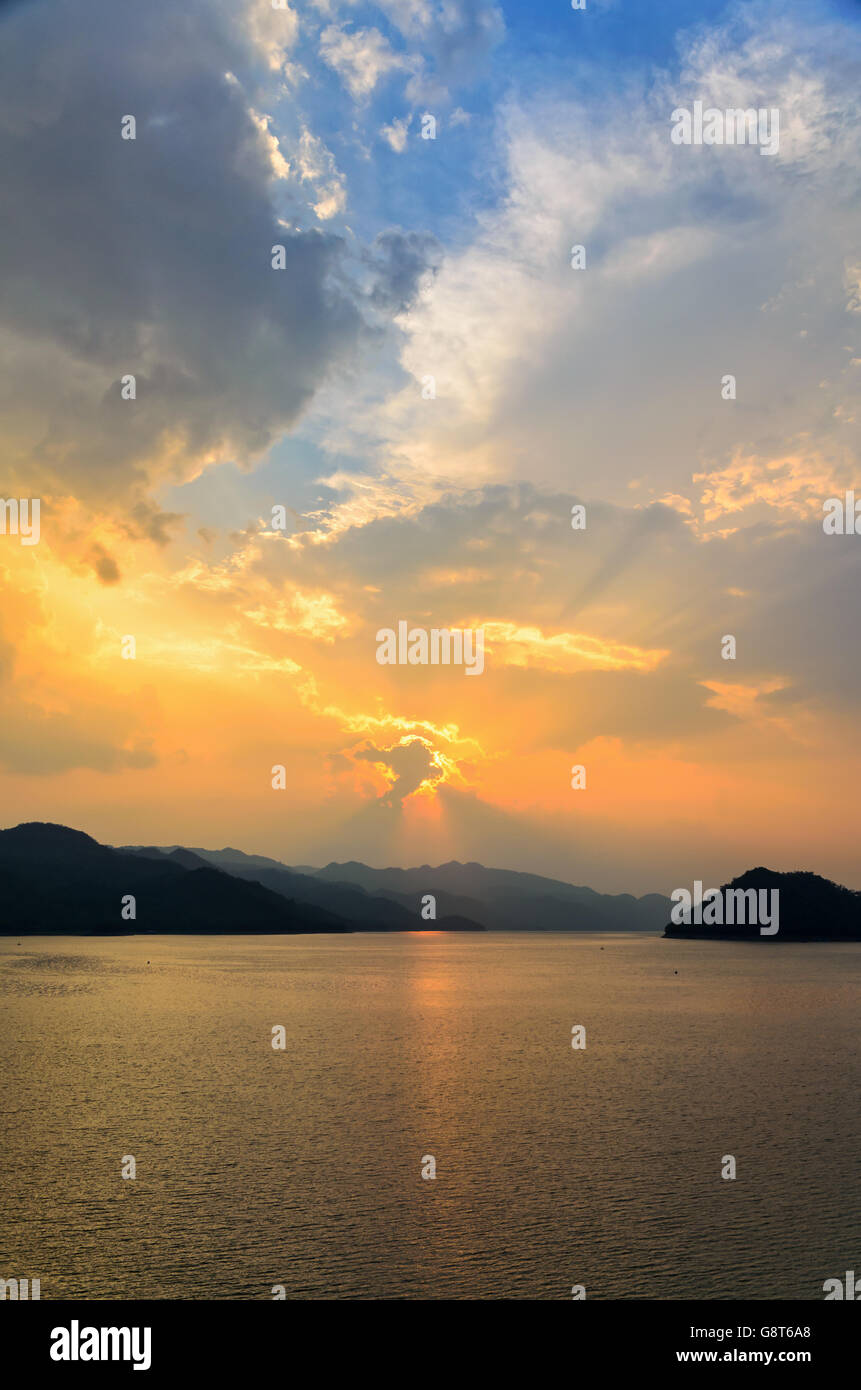 Cordillera mountain ranges hi-res stock photography and images - Alamy