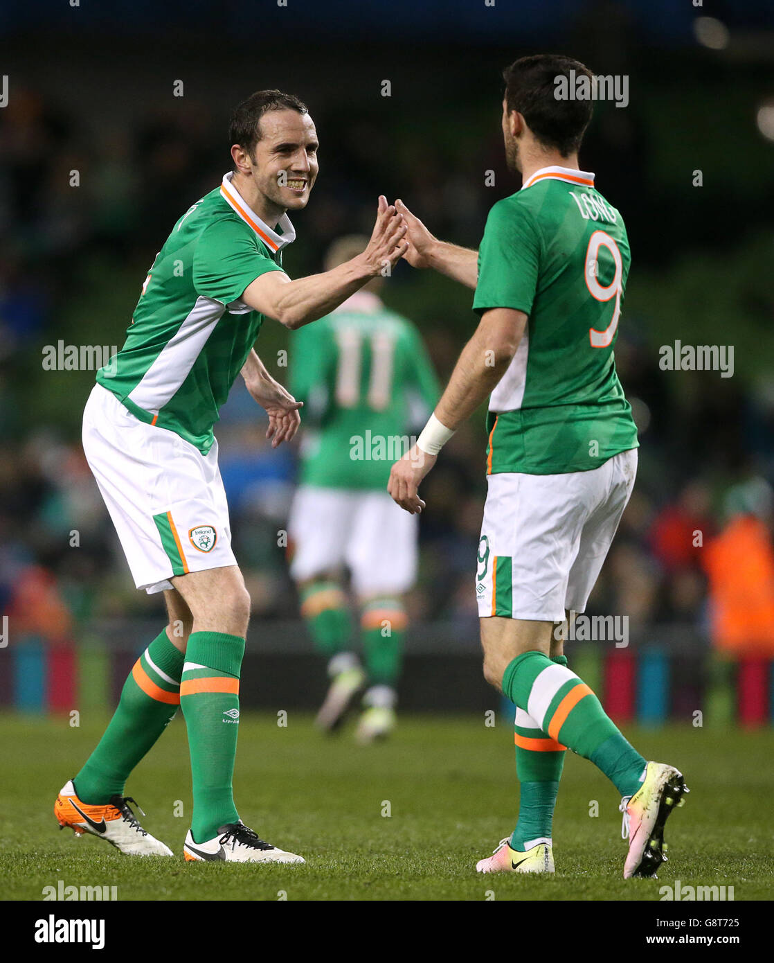 Republic of Ireland's Shane Long celebrates scoring his side's first ...