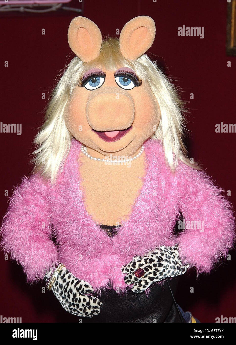 Miss piggy hi-res stock photography and images - Alamy