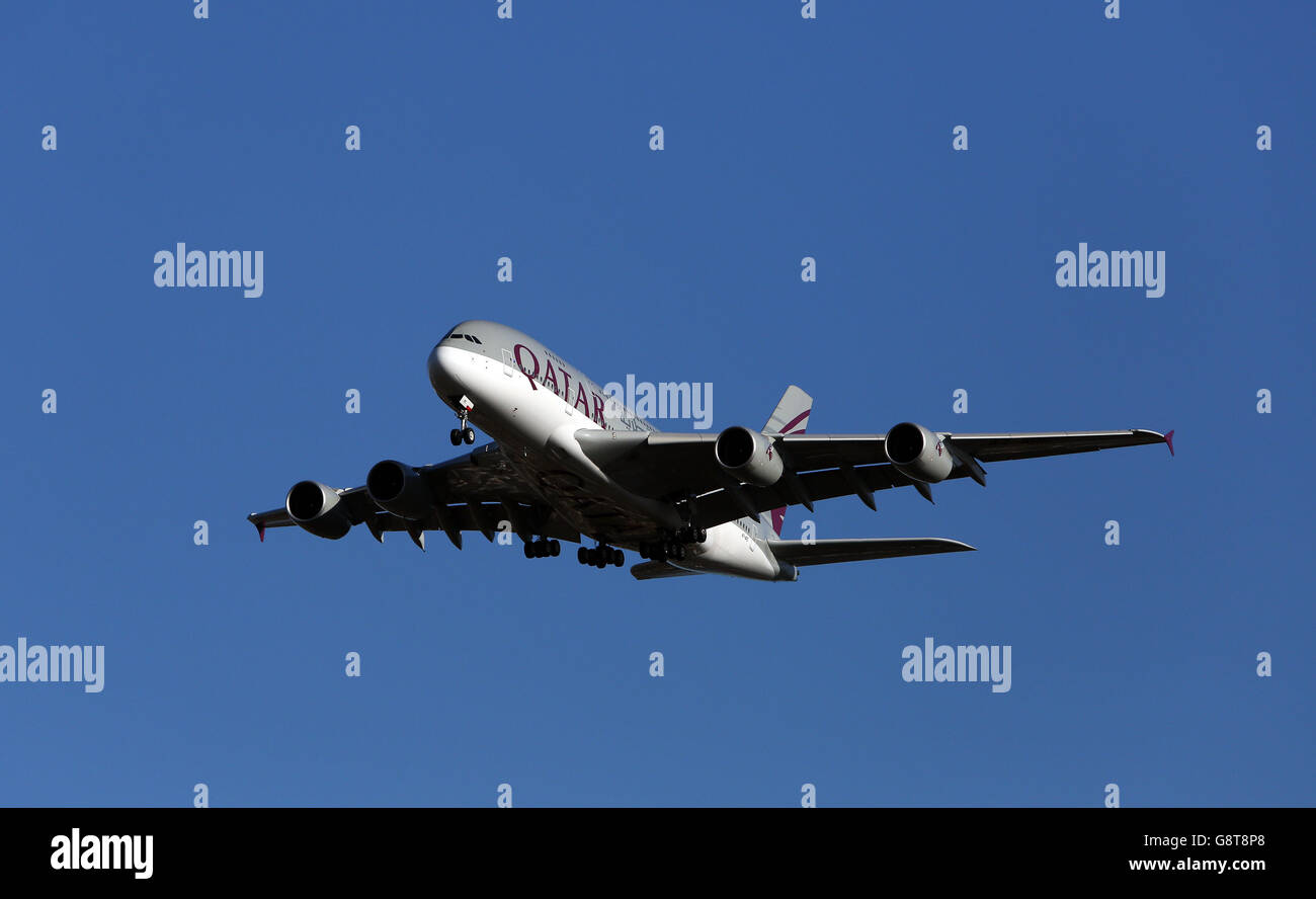 Plane Stock - Heathrow Airport Stock Photo - Alamy