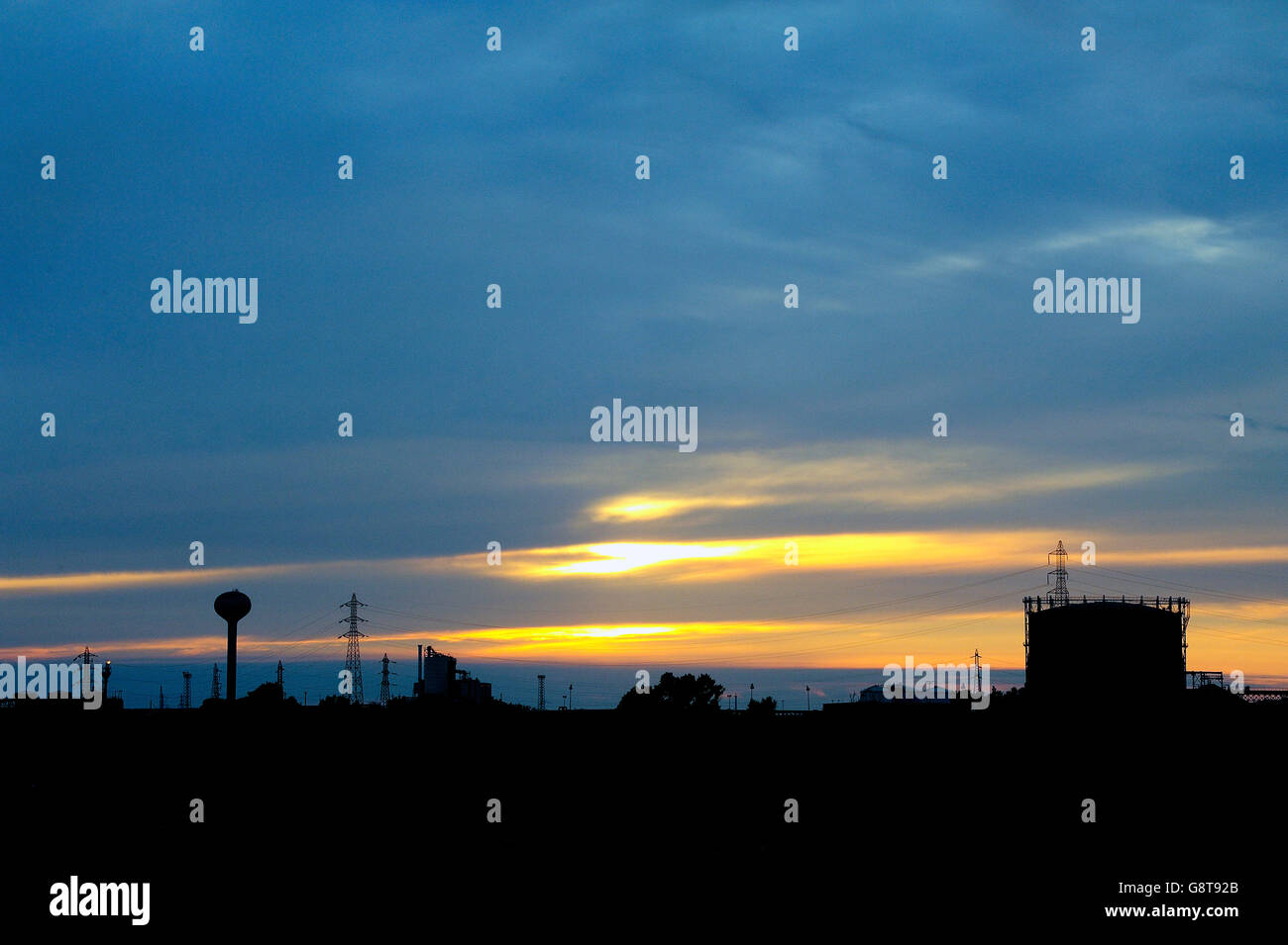 French oil refinery in Fos on sea beside Marseille Stock Photo - Alamy