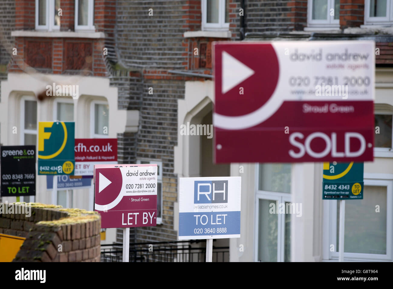 Sold Signs Outside Houses London High Resolution Stock Photography and ...