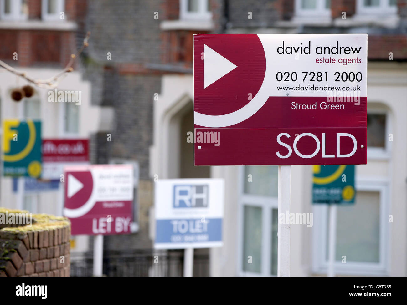 Sold Signs Outside Houses London High Resolution Stock Photography and ...