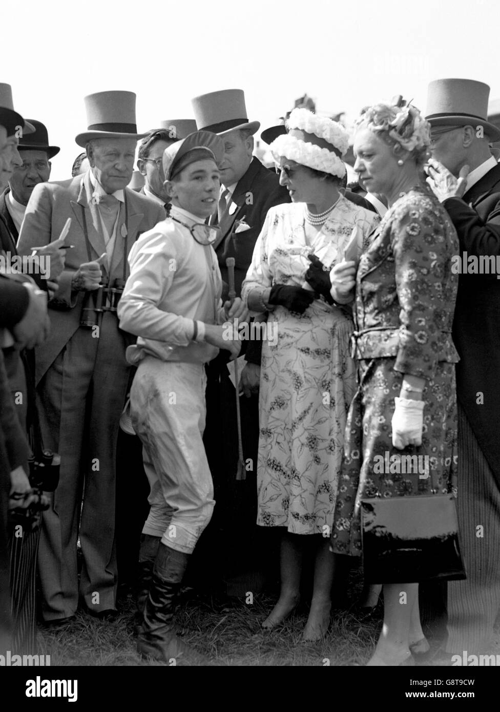 R p elliott hi-res stock photography and images - Alamy