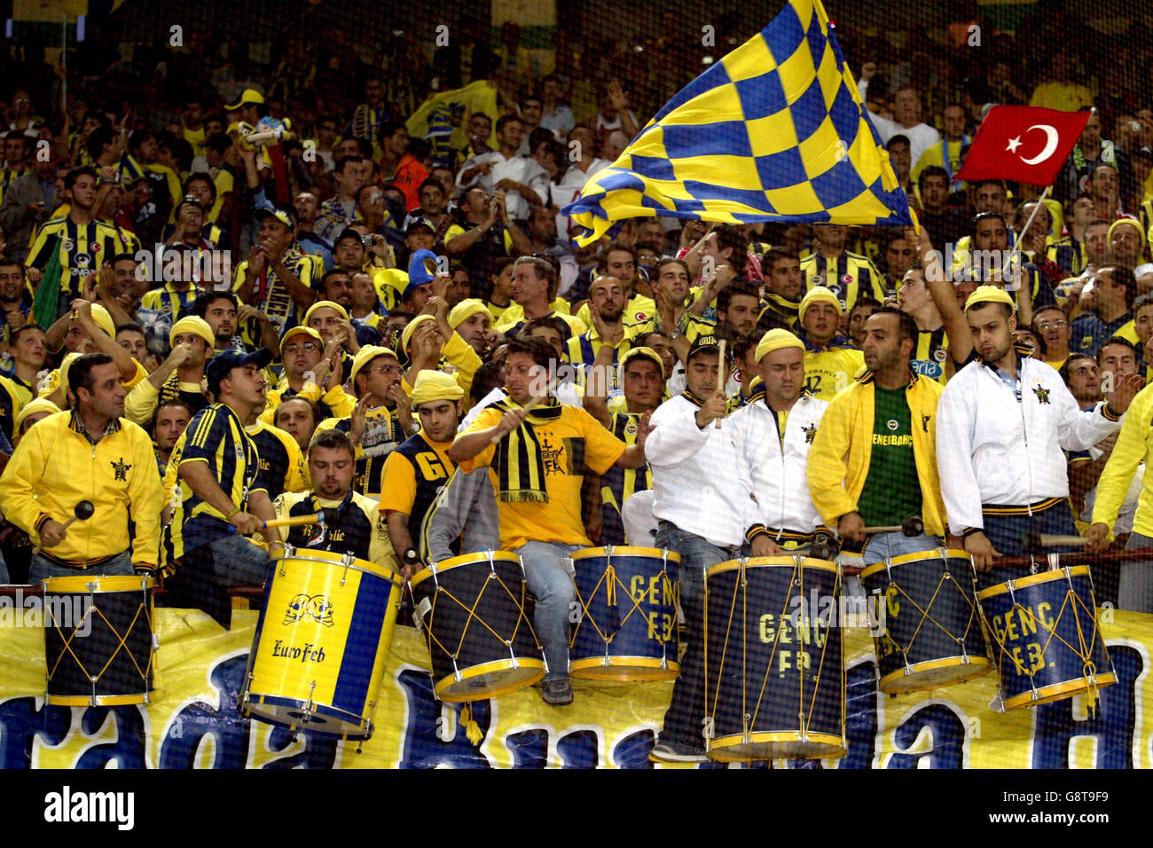 Fenerbahce fans show support for their team hi-res stock photography ...