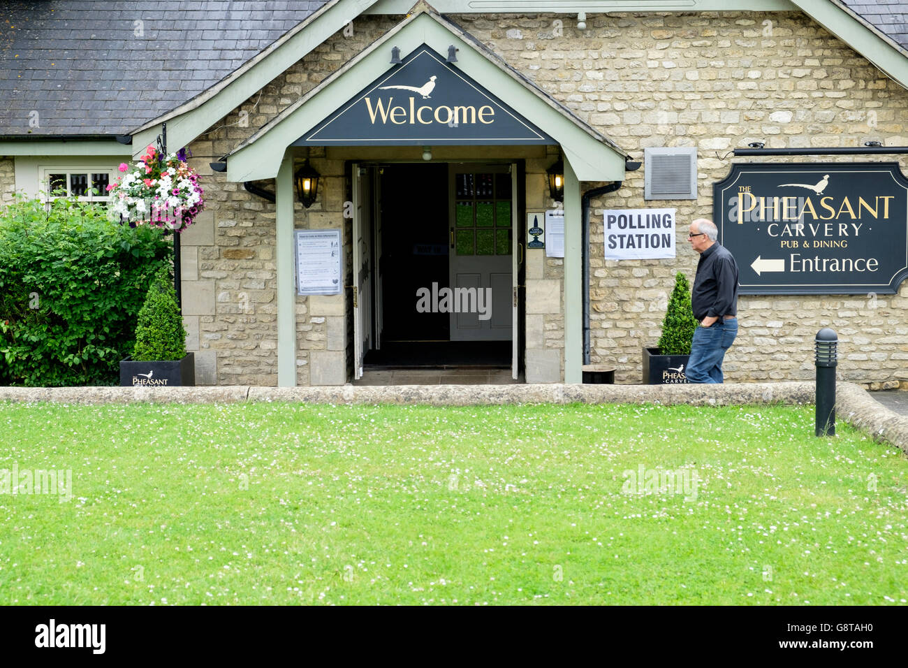 Inside polling station hi-res stock photography and images - Alamy