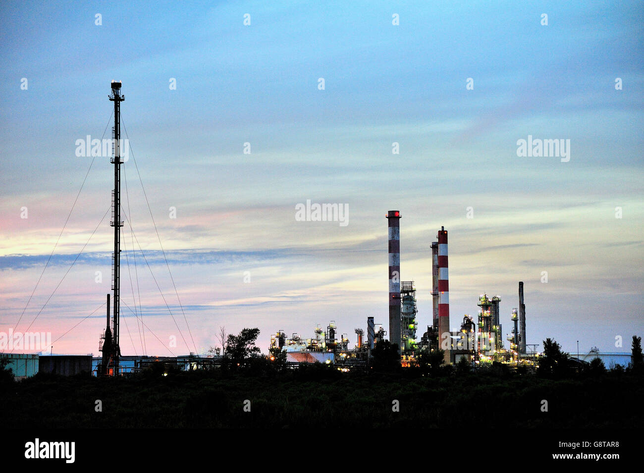 French oil refinery in Fos on sea beside Marseille Stock Photo - Alamy