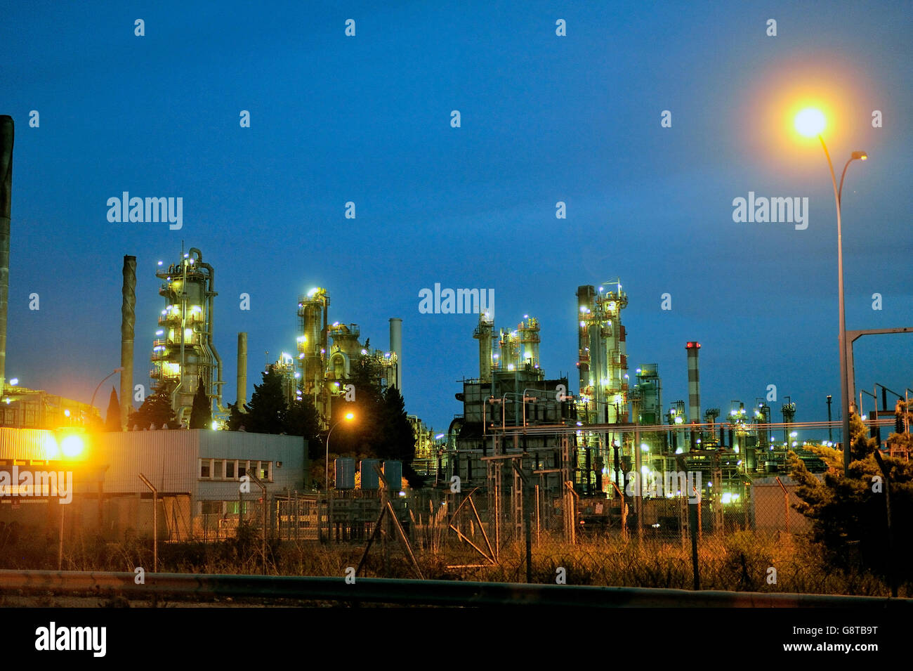 French oil refinery in Fos on sea beside Marseille Stock Photo - Alamy