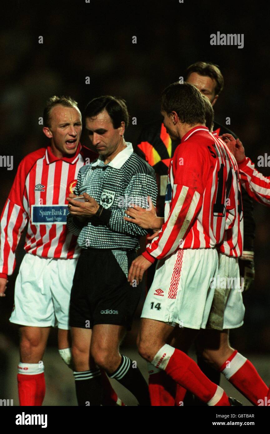 Soccer - European Cup Winners Cup - Second Round Second Leg - Chelsea v ...