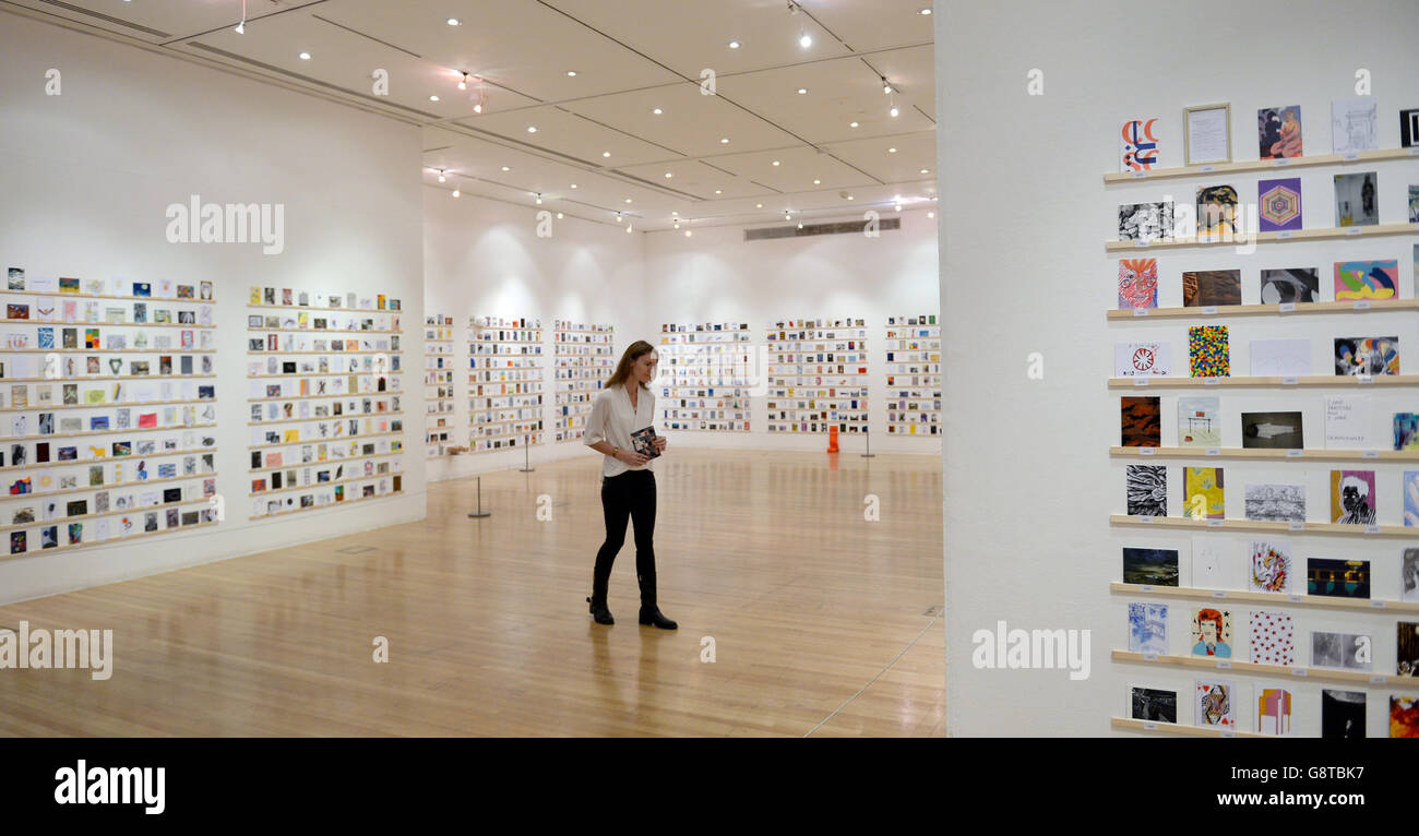 News arts postcards hi-res stock photography and images - Alamy