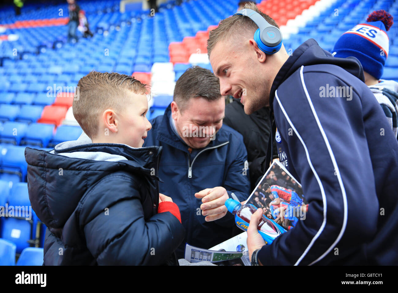 Jamie vardy signs for leicester hi-res stock photography and images - Alamy