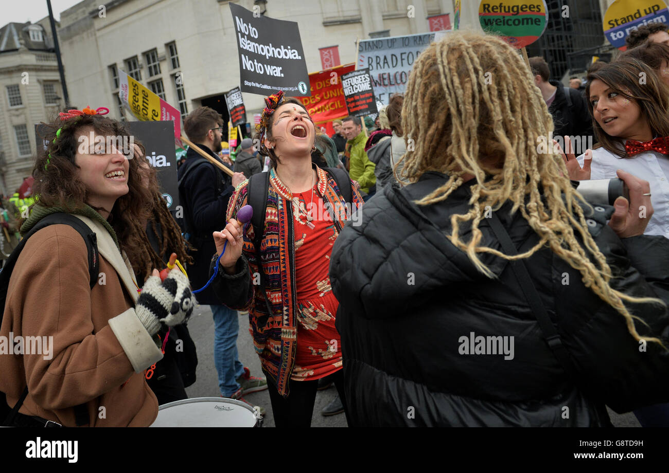 Refugee crisis protest Stock Photo - Alamy