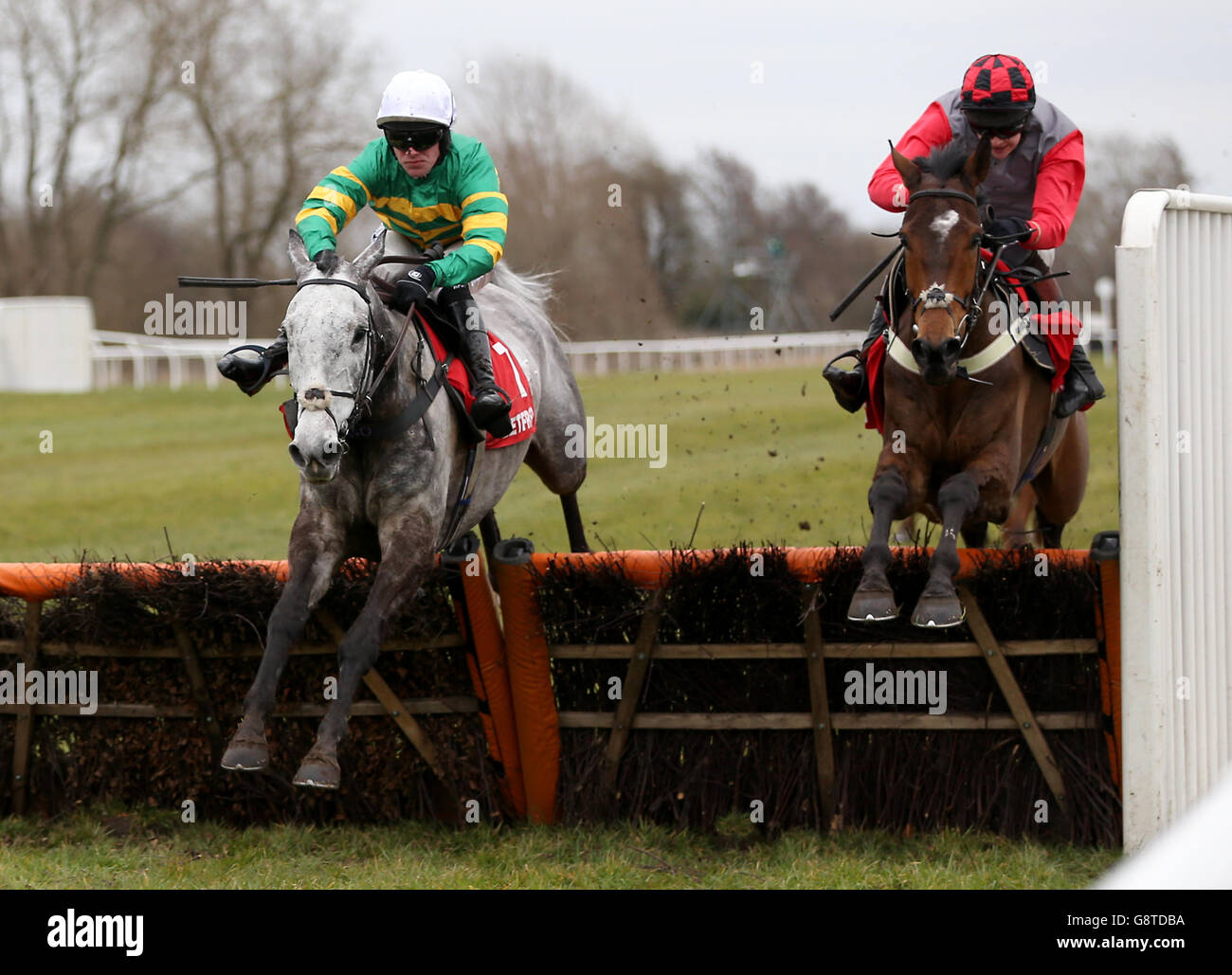 Betfred Midlands Grand National Day - Uttoxeter Races Stock Photo - Alamy