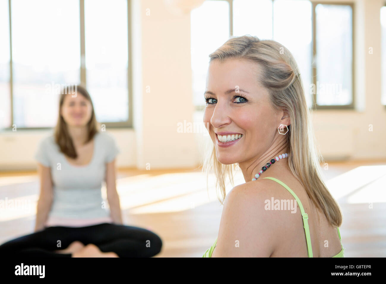 Yoga class two women in hi-res stock photography and images - Alamy