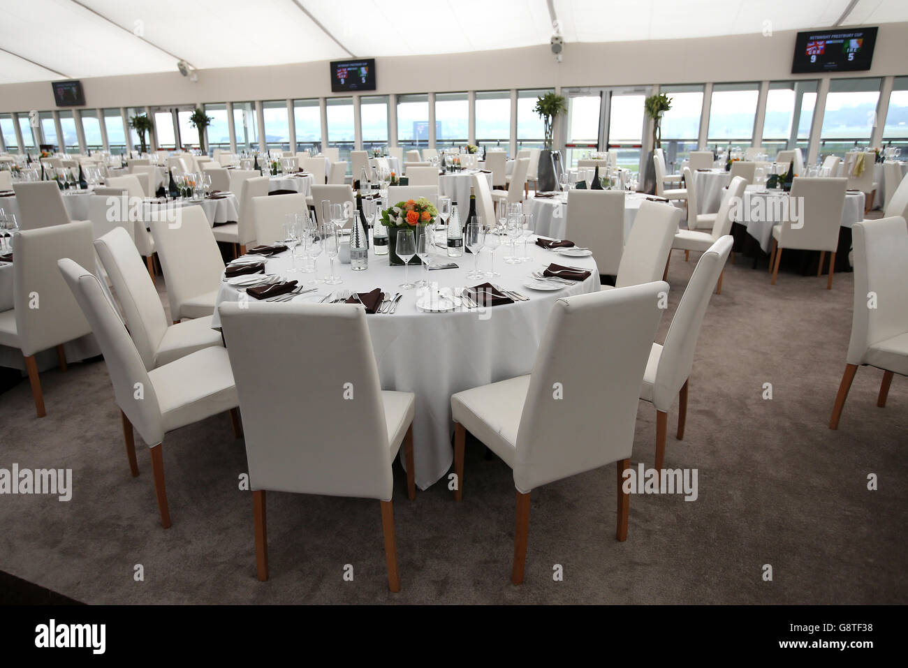 A general view chez roux restaurant hi-res stock photography and images ...