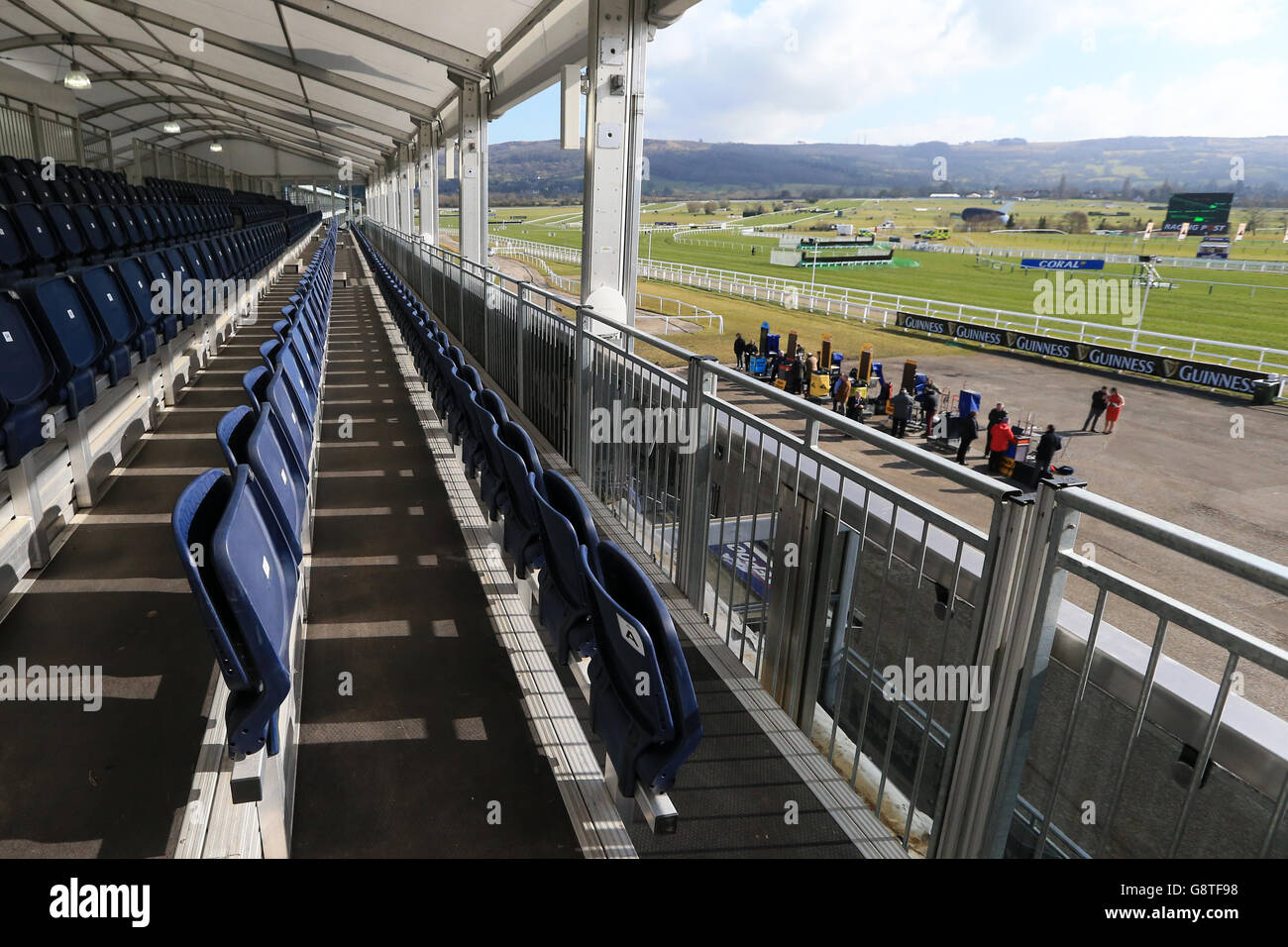 Horseracing races general view gv grandstand hi-res stock photography ...