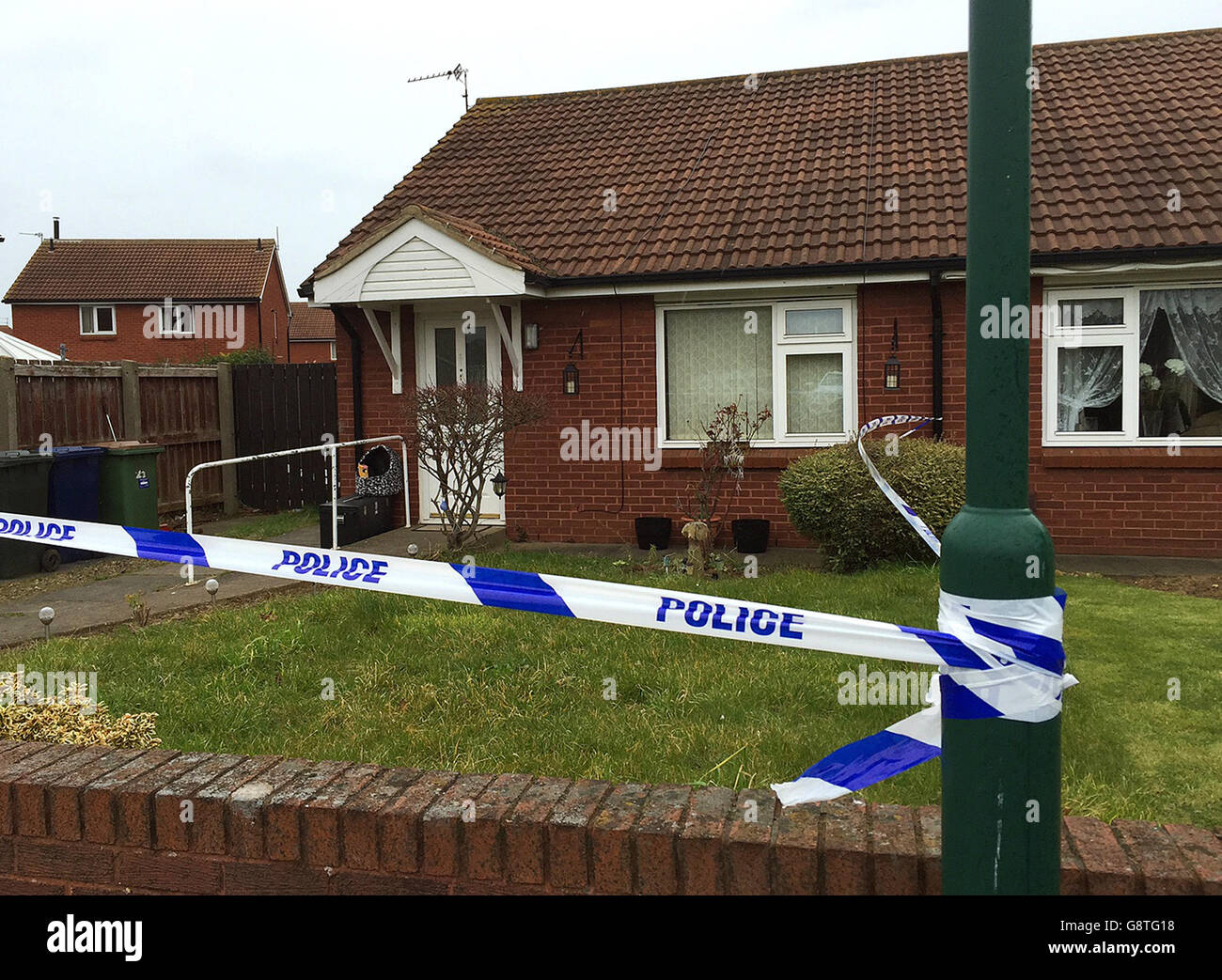Police at the scene in mapleton crescent hi-res stock photography and ...